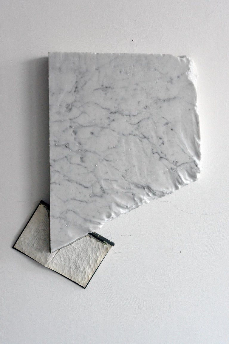 Marco Cordero - In esergo I, sculpture murale minimaliste avec livre et ...