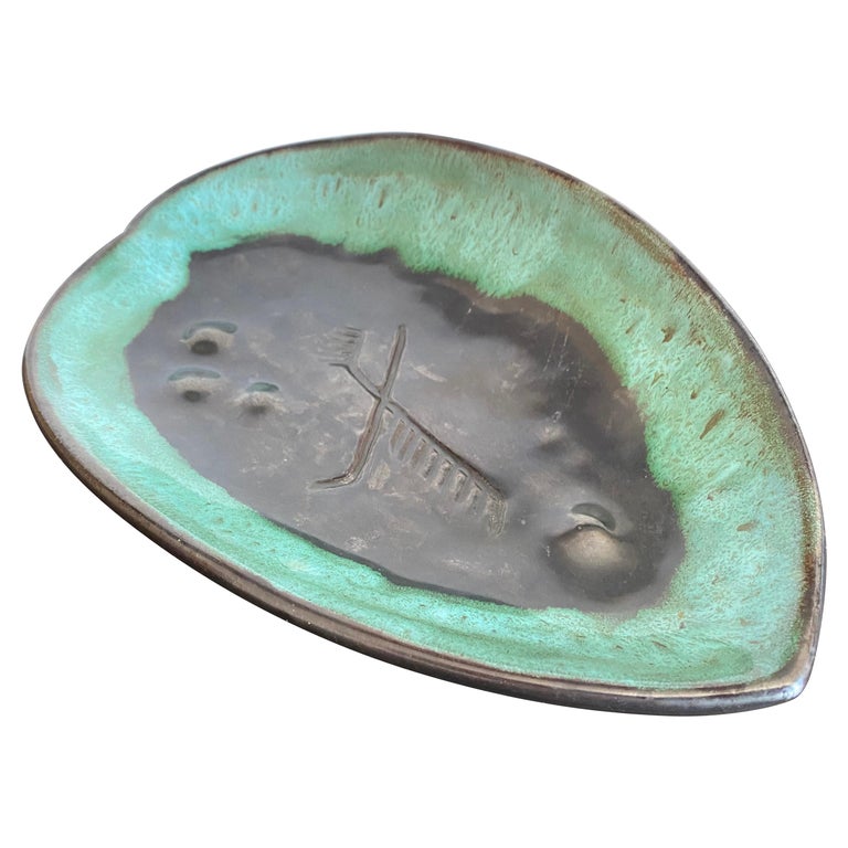 Mariana van Allesch 1940s American Studio Pottery Leaf Bowl For Sale at ...