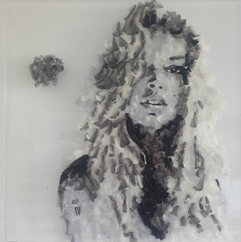 Marie-Ange Daudé - "I am an alien" Contemporary feather portrait ...