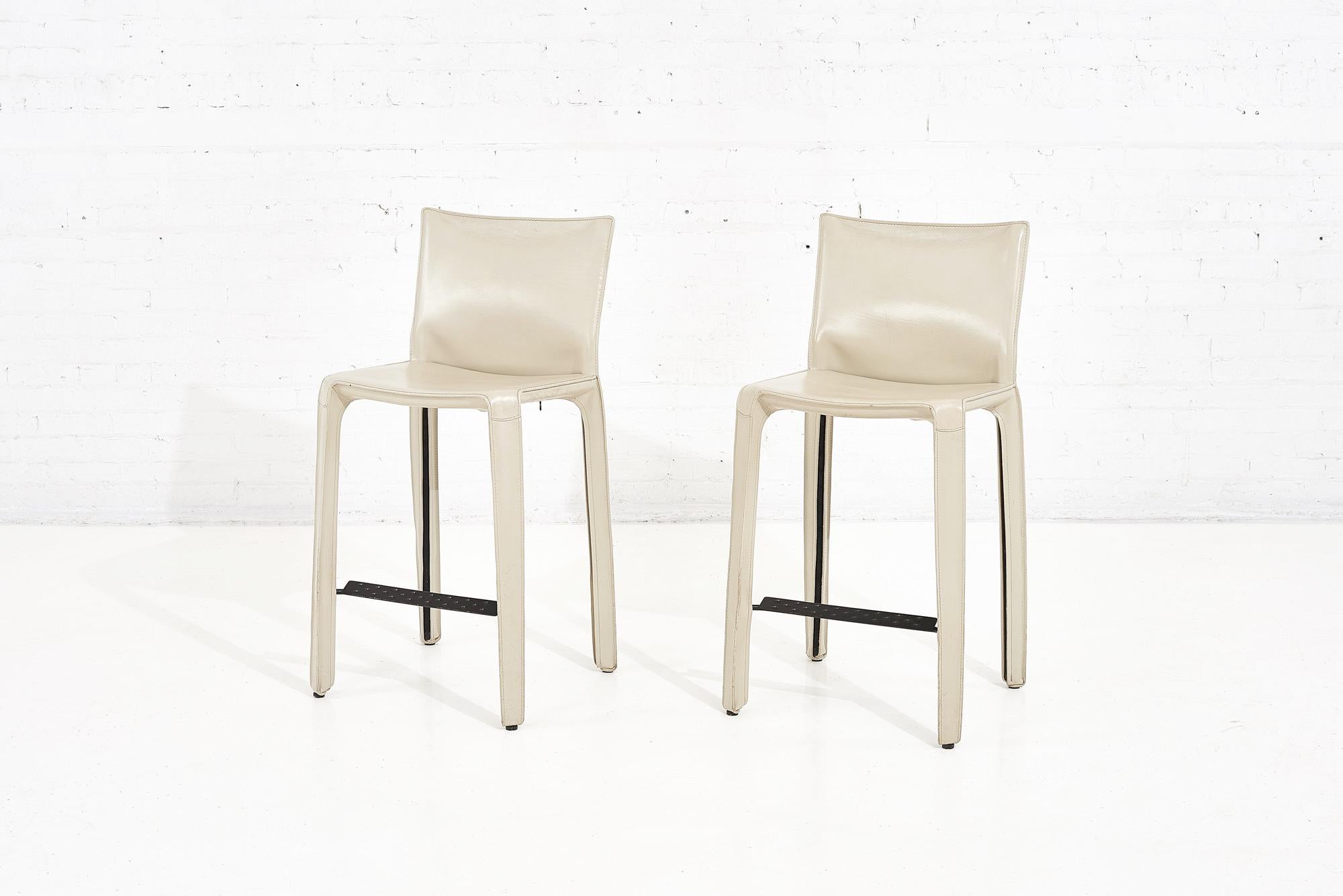 Mario Bellini White Leather TAXI Stools, Cassina 1980, Italy at 1stDibs