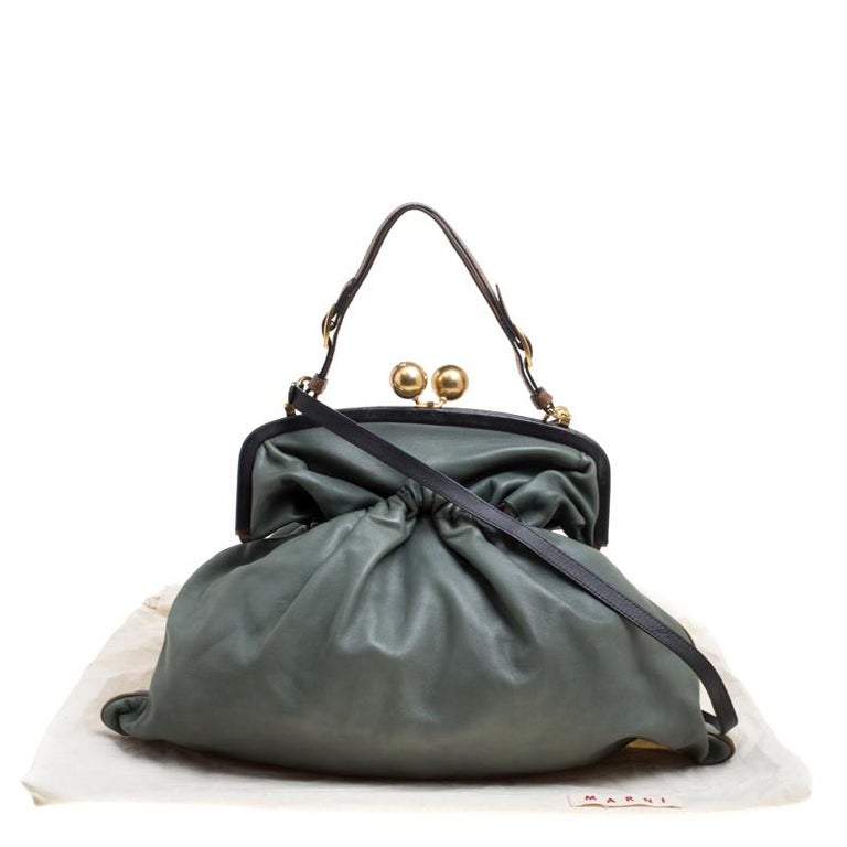 Marni - Sac à bandoulière en cuir vert avec cadre en forme de serrure ...