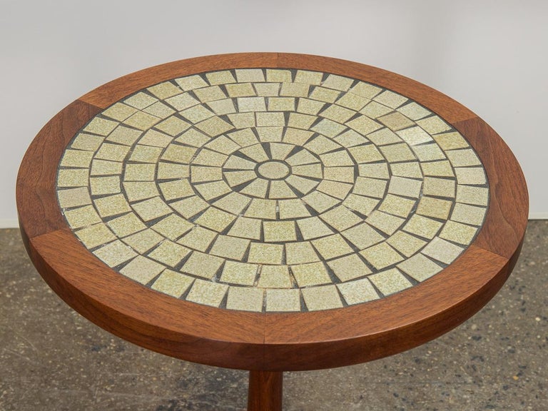 Martz Pedestal Side Table For Sale at 1stDibs