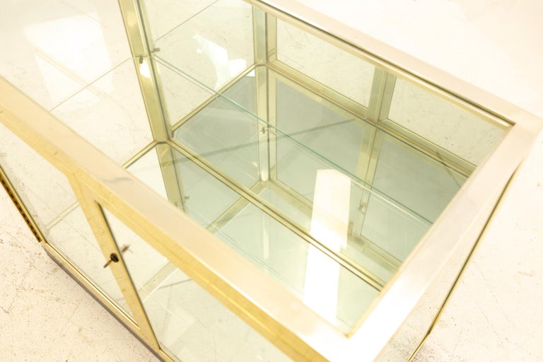 Mastercraft Mid Century Brass and Glass Display Cabinet at 1stDibs