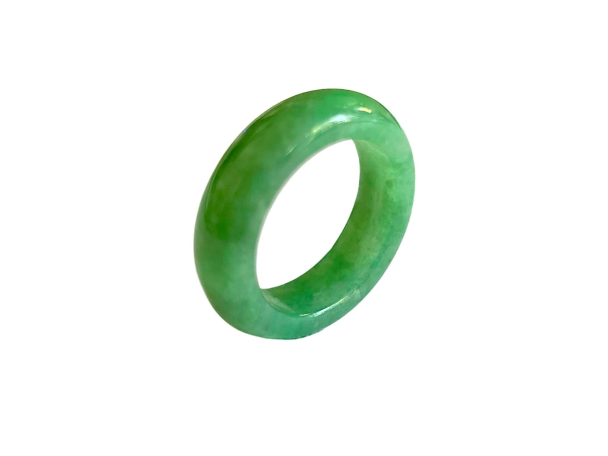 Masters Burmese A-Jadeite Certified Infinity Band Ring (Unisex)- Cocktail Ring) For Sale at 1stDibs