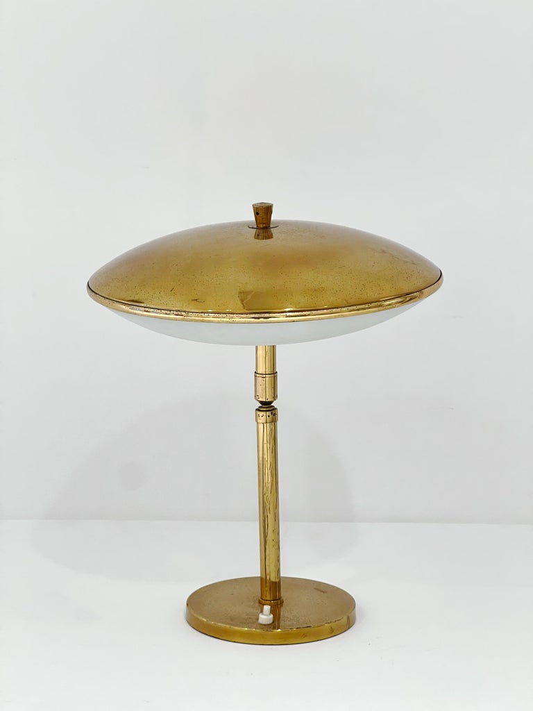 Max Ingrand for Fontana Arte Saucer Table Lamp For Sale at 1stDibs