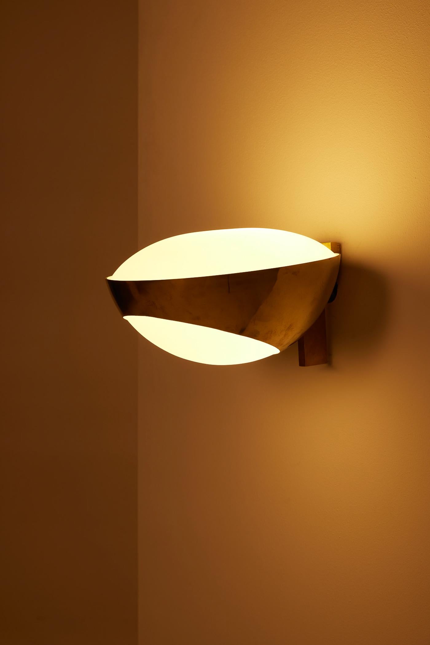 Max Ingrand wall lamp For Sale at 1stDibs