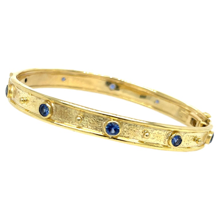 Mazza 14k Sapphire Hammered Bangle For Sale at 1stDibs