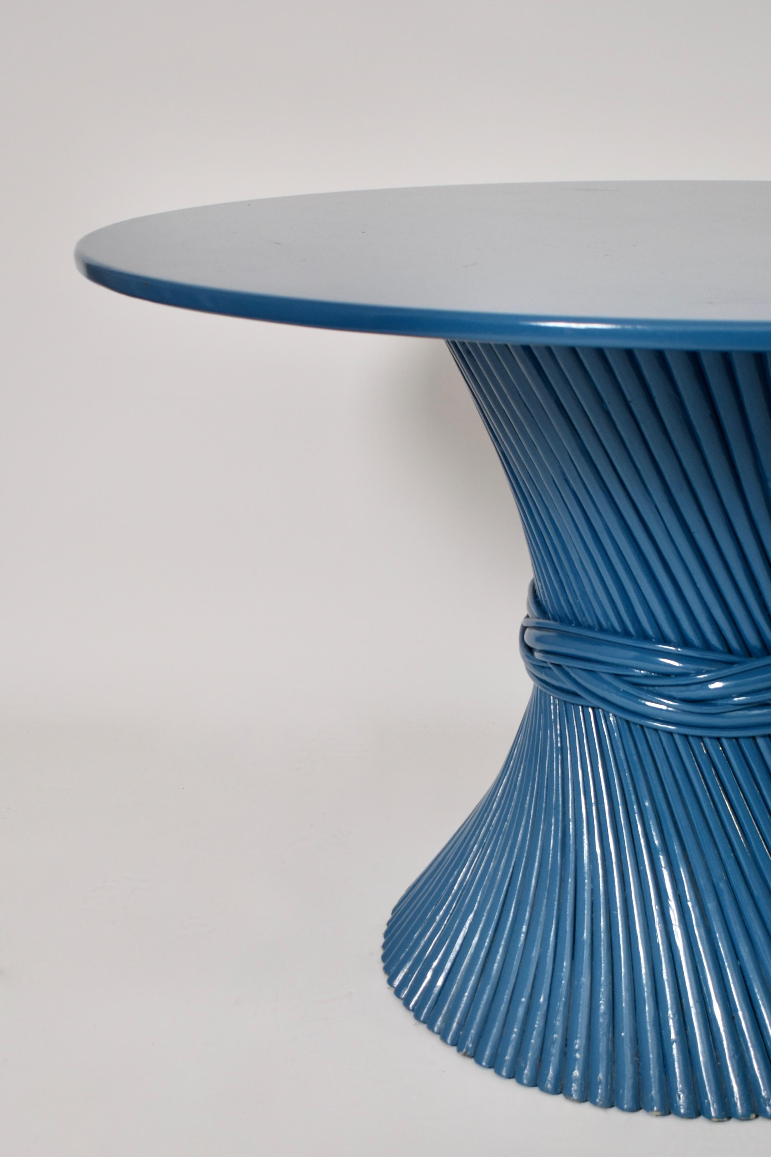 Mc Guire rattan and wood blue lacquered round dining table, 1970s For ...