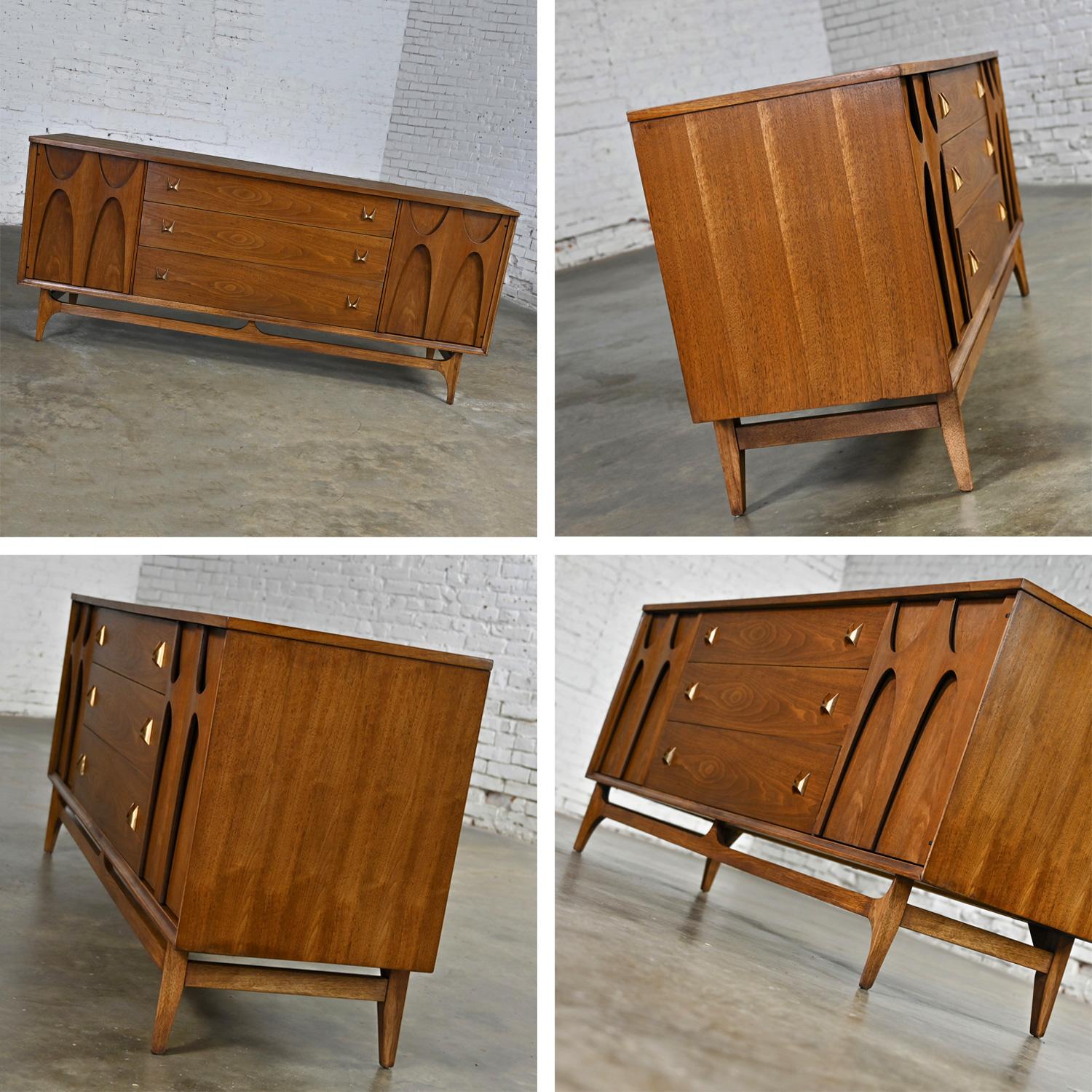 MCM Brutalist Brasilia Broyhill Premier Series 5 Piece Bedroom Set ...