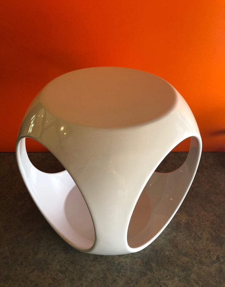 MCM Fiberglass Side Table in the Style of Luigi Colani at 1stDibs ...