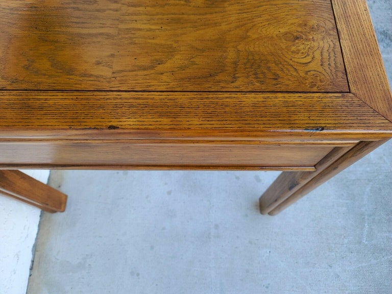 Mcm Henredon Artefacts End Side Table For Sale at 1stDibs