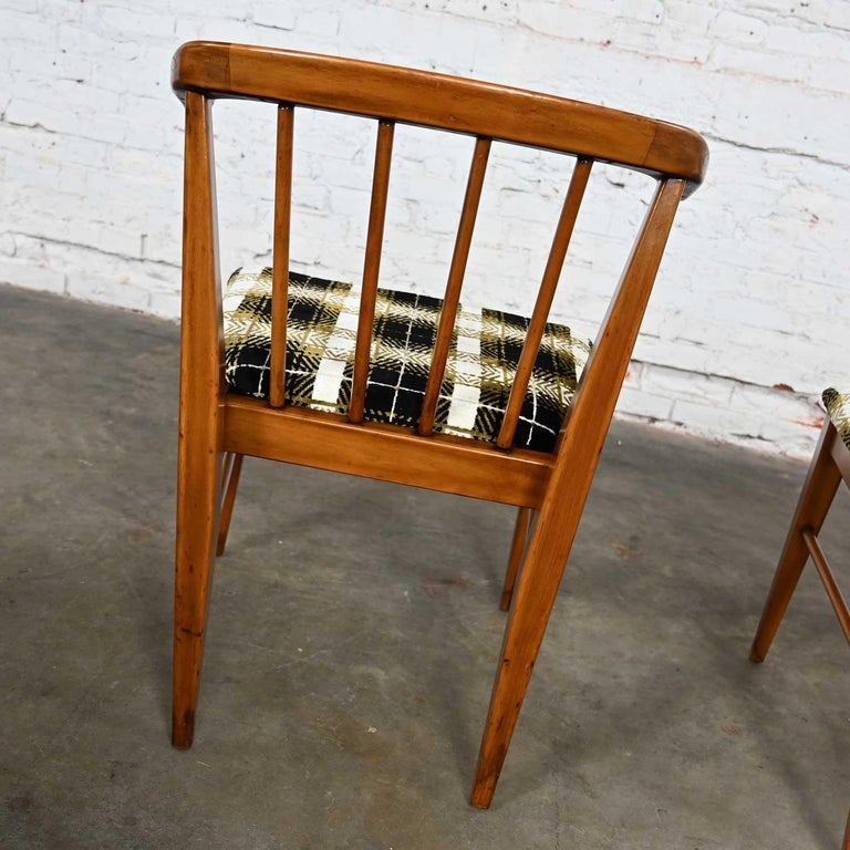 MCM Maple Spindle Barrel Back Dining Chairs 2 Side 2 Arm Attr ...