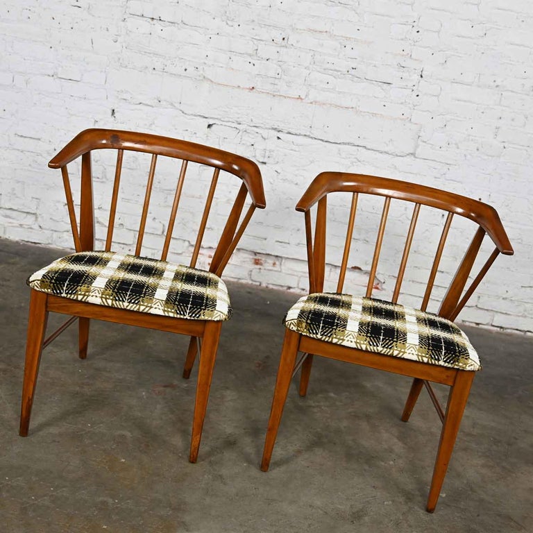 MCM Maple Spindle Barrel Back Dining Chairs 2 Side 2 Arm Attr ...