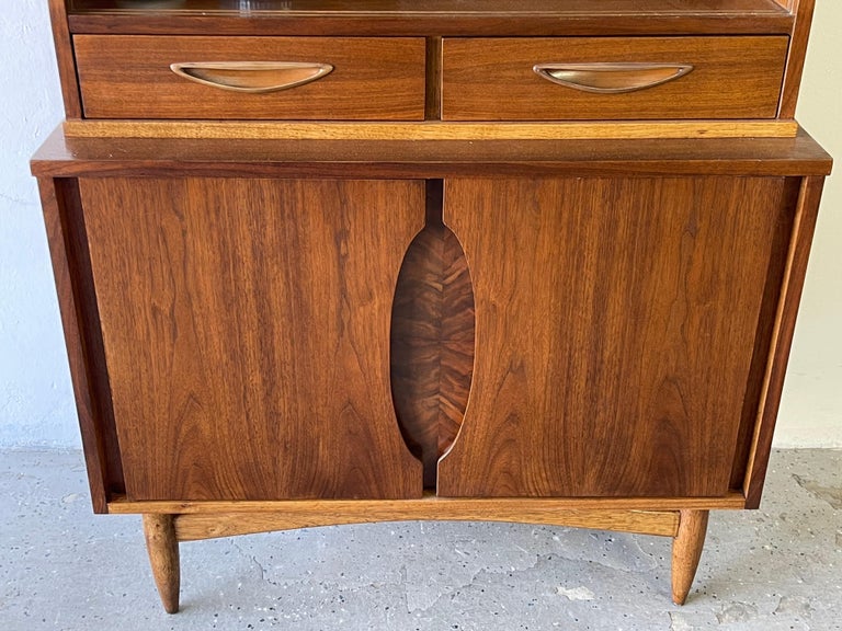 MCM Mid-Century Modern Hutch China Display Cabinet at 1stDibs | mcm ...