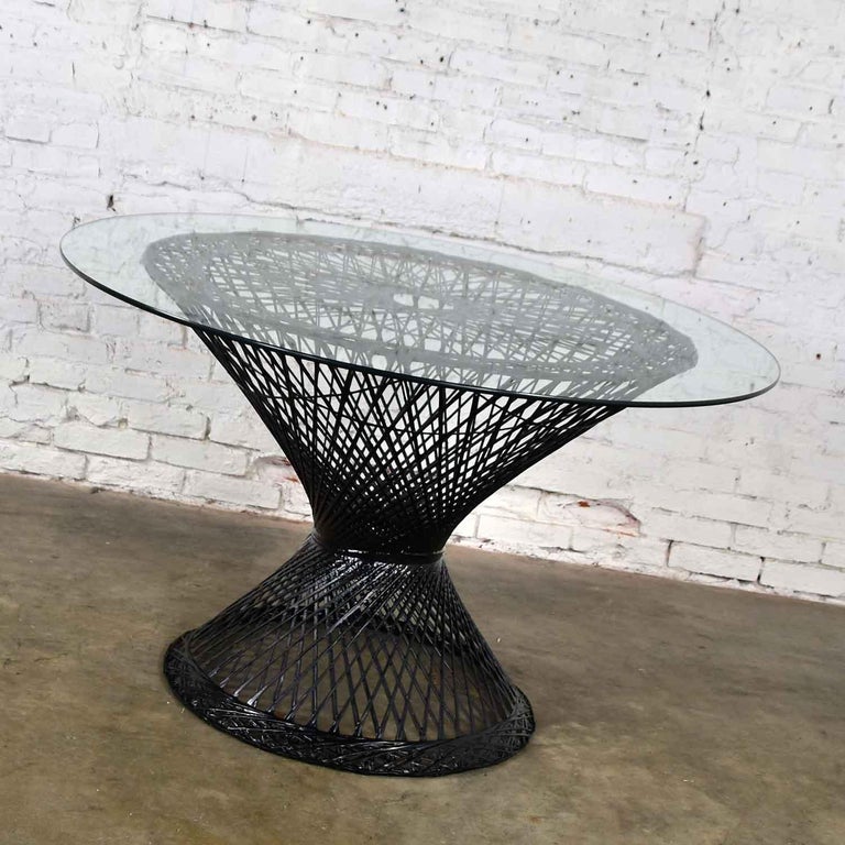 MCM Spun Fiberglass Round Dining Table Glass Top For Sale at 1stDibs