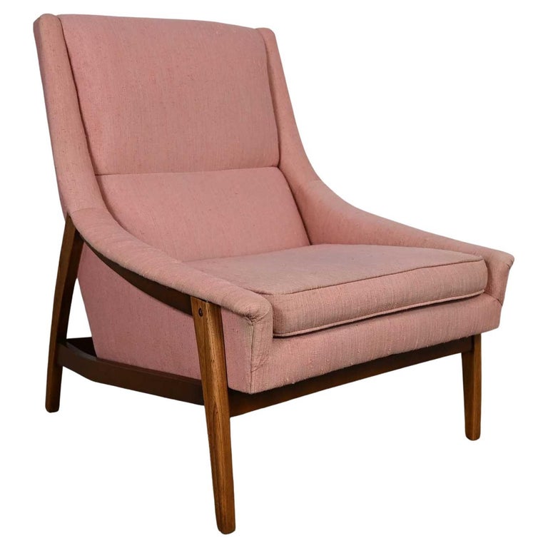 Fauteuil de salon MCM en noyer et cadre en frêne avec tissu rose de ...
