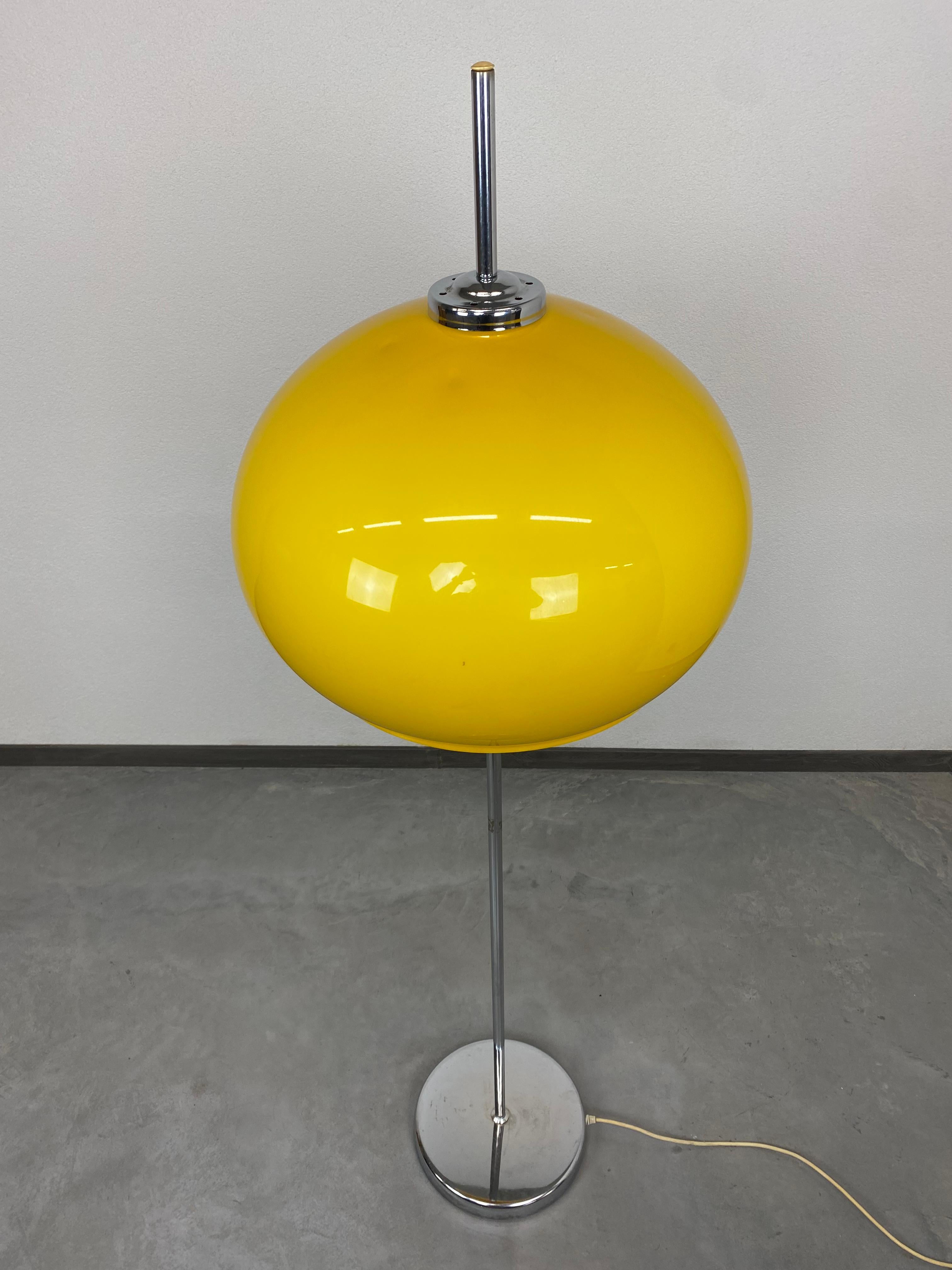 Meblo floor lamp by Harvey Guzzini at 1stDibs | meblo lamp