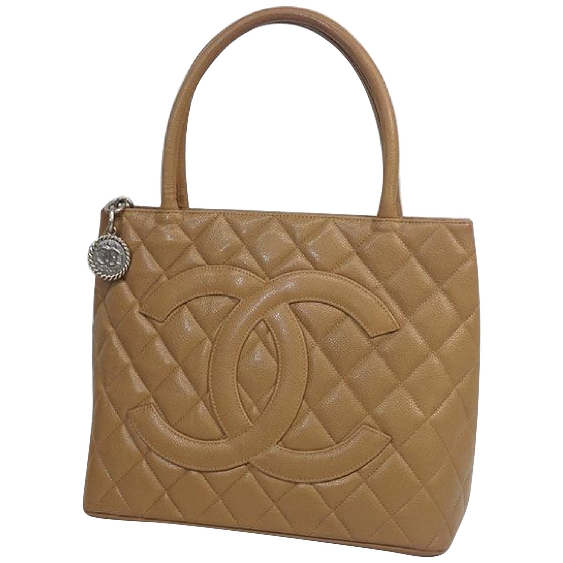 Early 2000s Handbags and Purses - 1,466 For Sale at 1stdibs