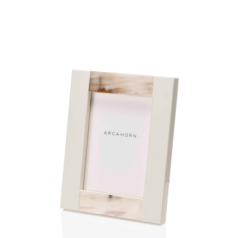 Medea Picture Frame in Cream-colored Lacquered Wood and Corno Italiano ...
