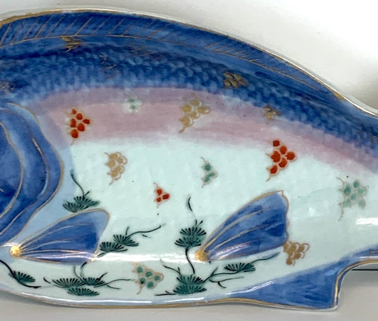 Meiji Imari Fish Plate, by Fukagawa VIII For Sale at 1stDibs
