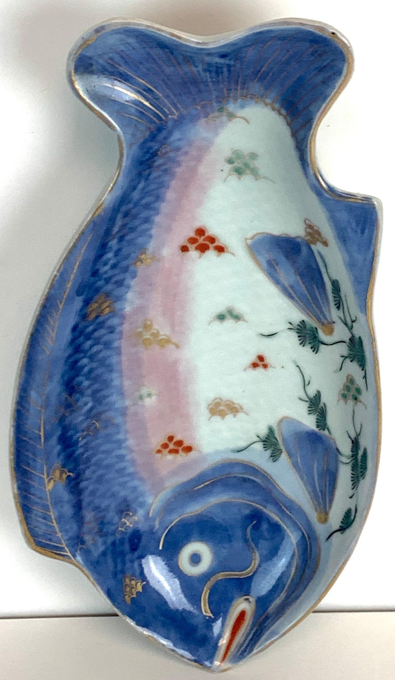 Meiji Imari Fish Plate, by Fukagawa VIII For Sale at 1stDibs