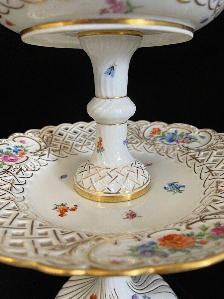 Meissen Centerpiece / Etagere with Figurine, 1880 For Sale at 1stDibs