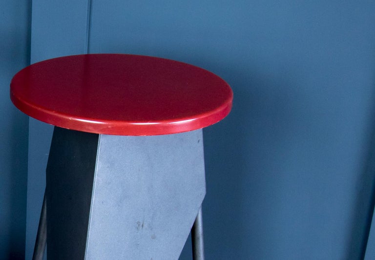 Memphis Milano Style Stool in Black and Red For Sale at 1stDibs