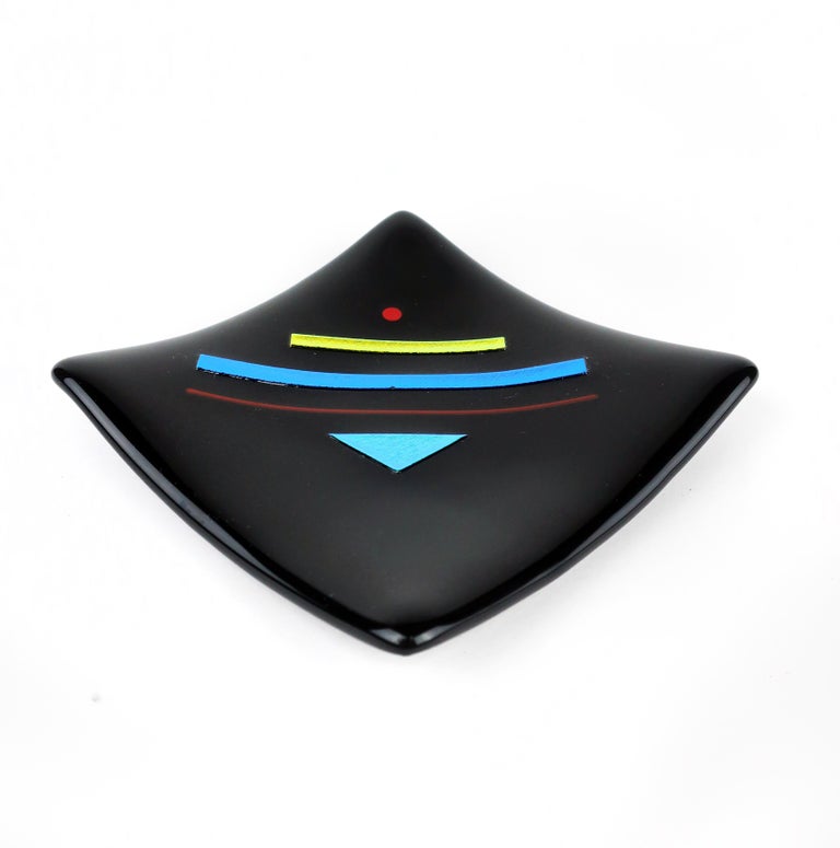 Memphis Style Black Art Glass Dish For Sale at 1stDibs