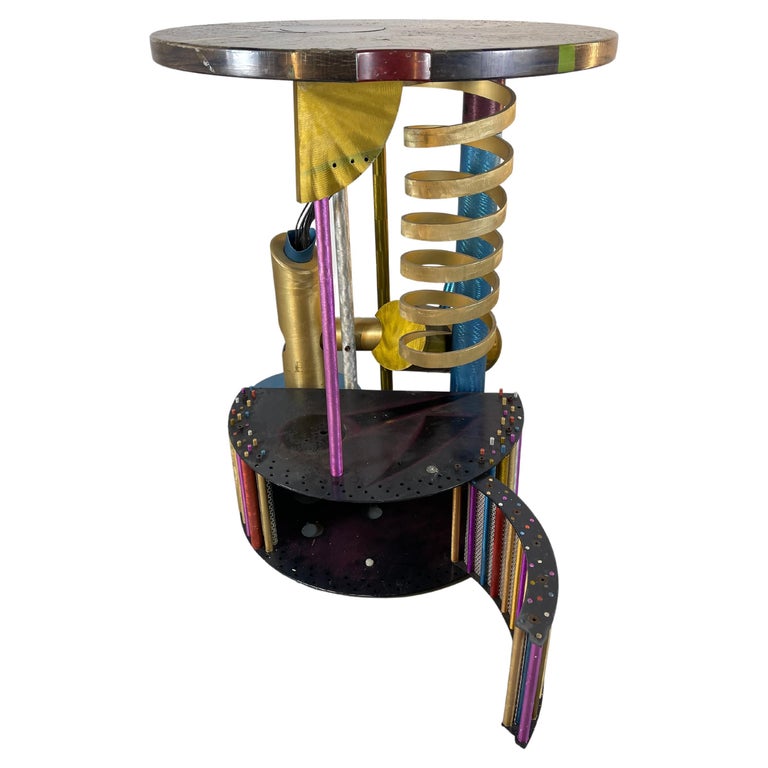 Table/sculpture industrielle de style Memphis, par Jay Stanger ...