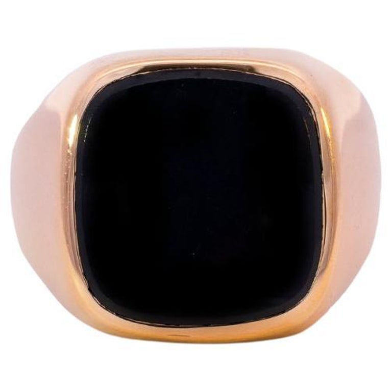 Men's 14k Yellow Gold Signet Onyx Cocktail Ring For Sale at 1stDibs