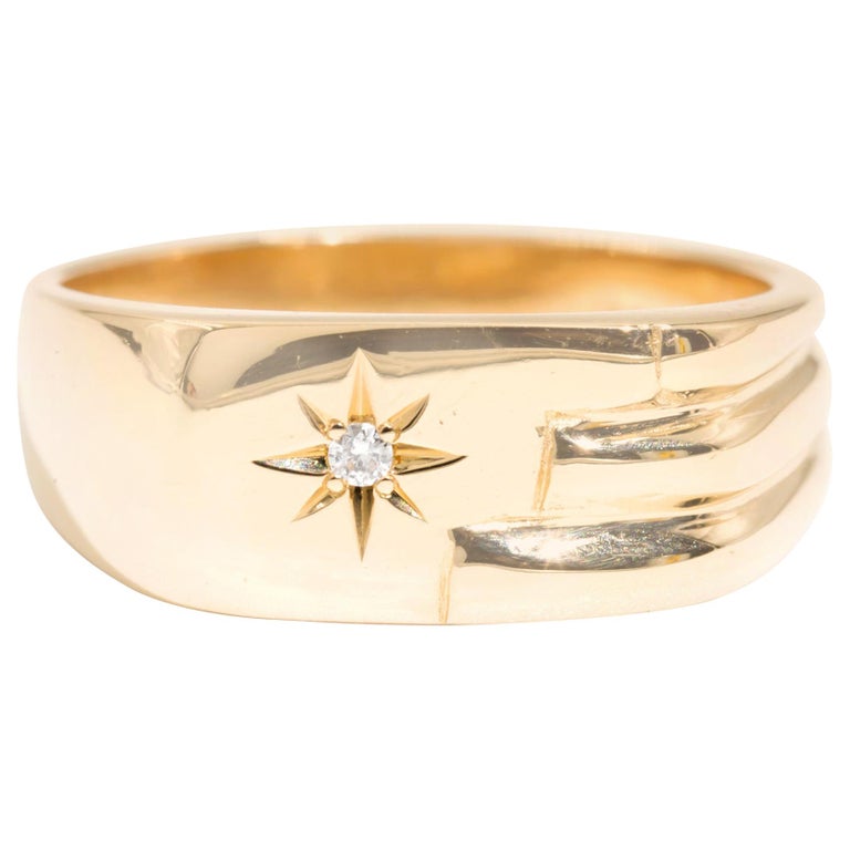 Mens 18 Carat Yellow Gold Mens Vintage Signet Ring with Round Brilliant ...