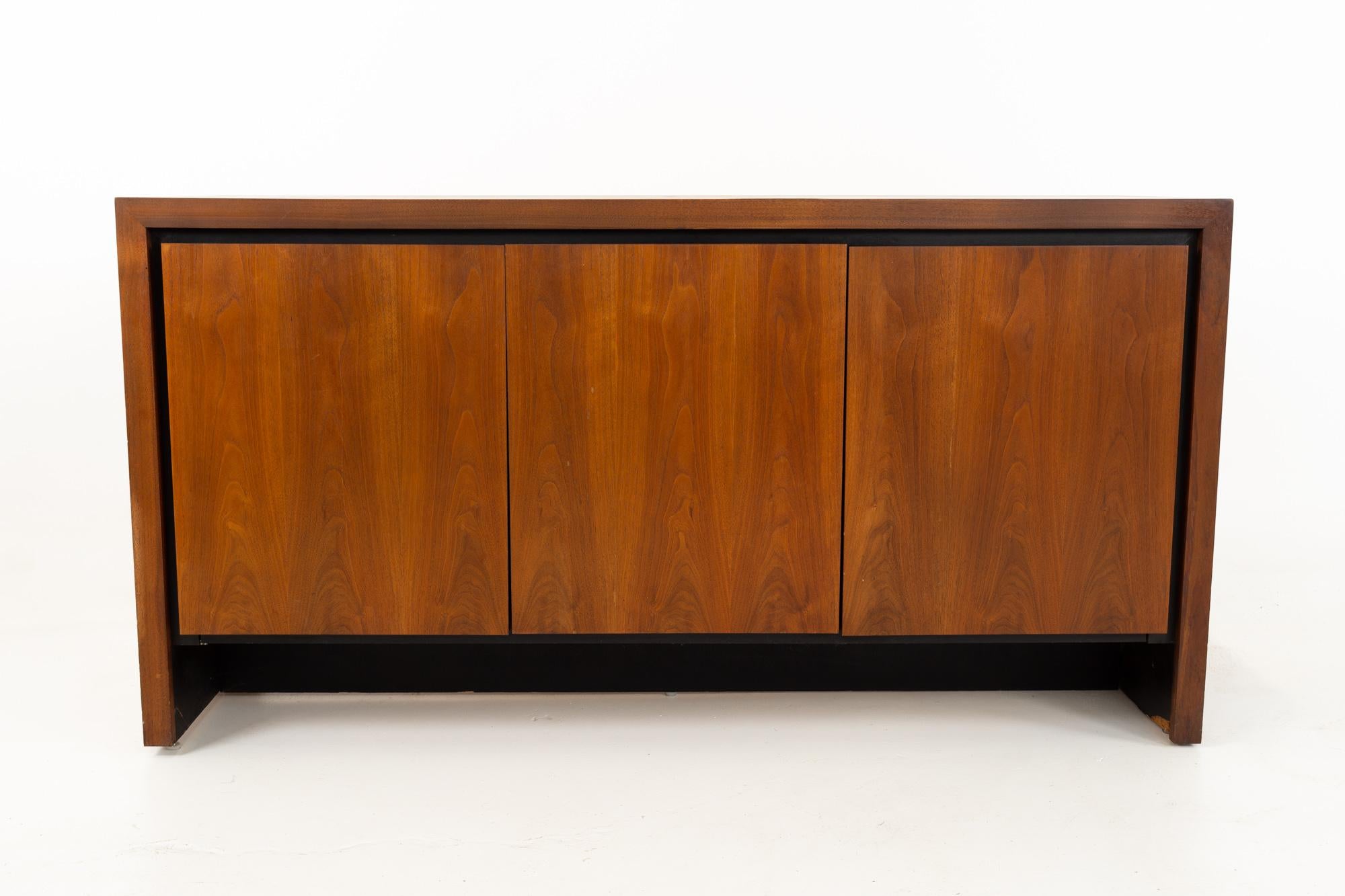 Merton Gershun for Dillingham Mid Century Walnut Sideboard Buffet ...