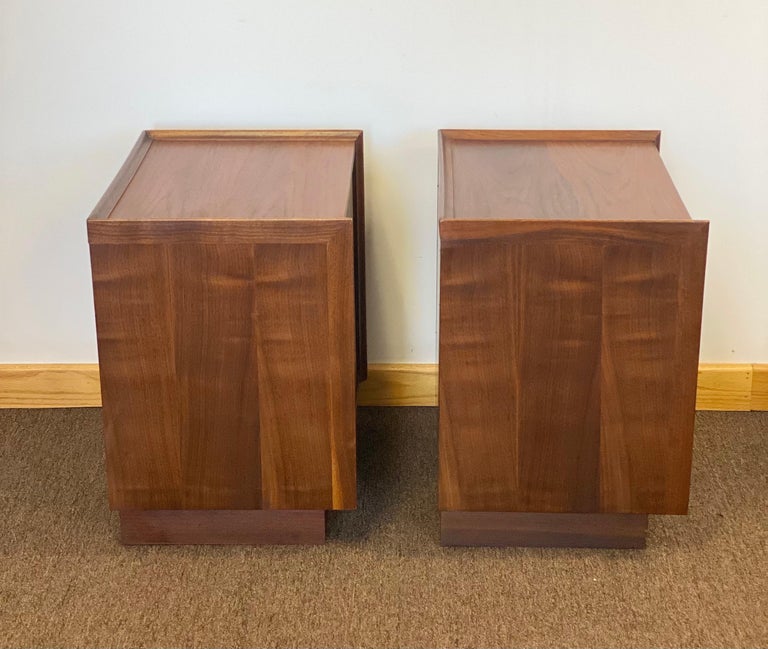 Merton L. Gershun for Dillingham "Esprit" Walnut Nightstands, a Pair at ...