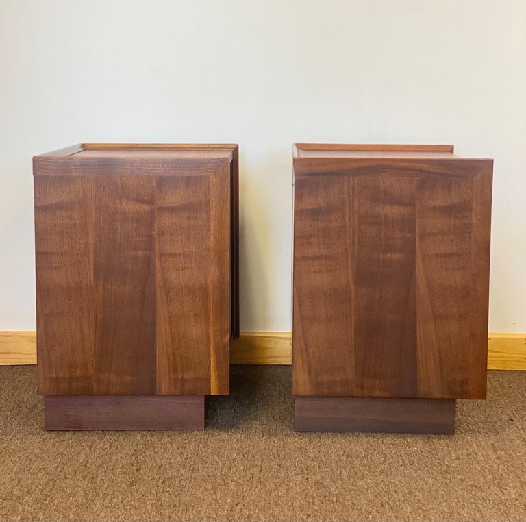 Merton L. Gershun for Dillingham "Esprit" Walnut Nightstands, a Pair at ...