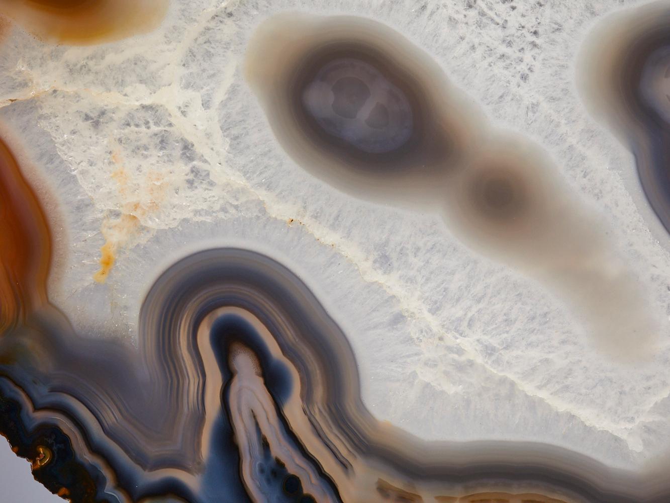 Mesmerizing Agate with White Quartz For Sale at 1stDibs