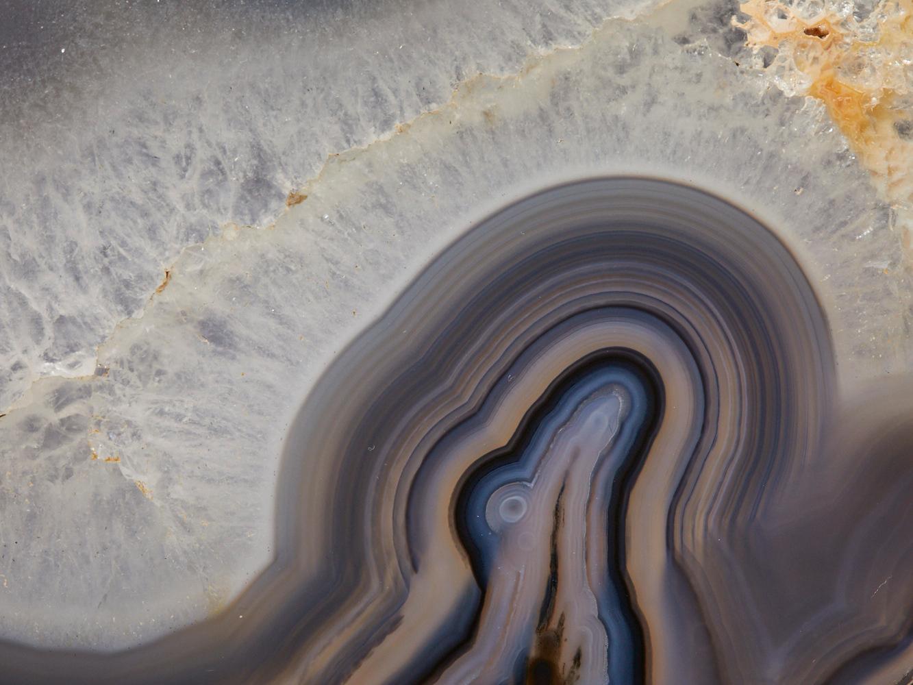 Mesmerizing Agate with White Quartz For Sale at 1stDibs