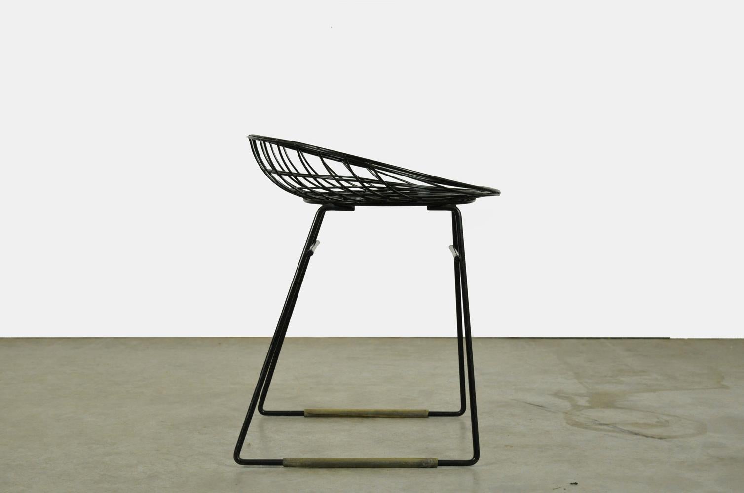 Metal wire stool KM05 by Cees Braakman and Adriaan Dekker for Pastoe ...