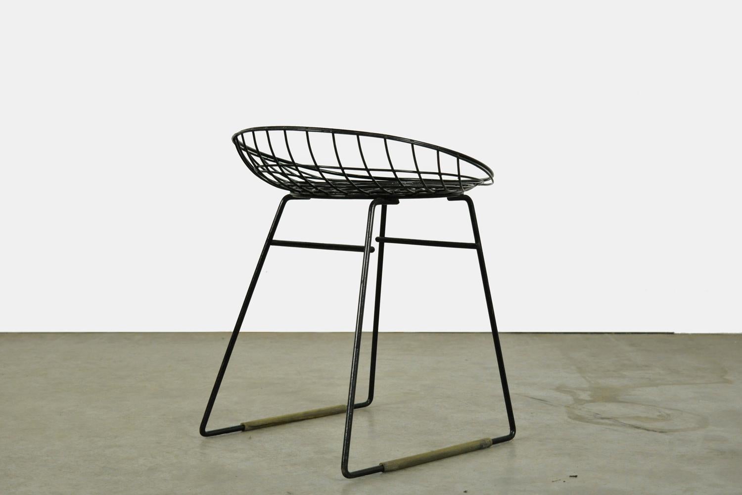 Metal wire stool KM05 by Cees Braakman and Adriaan Dekker for Pastoe ...