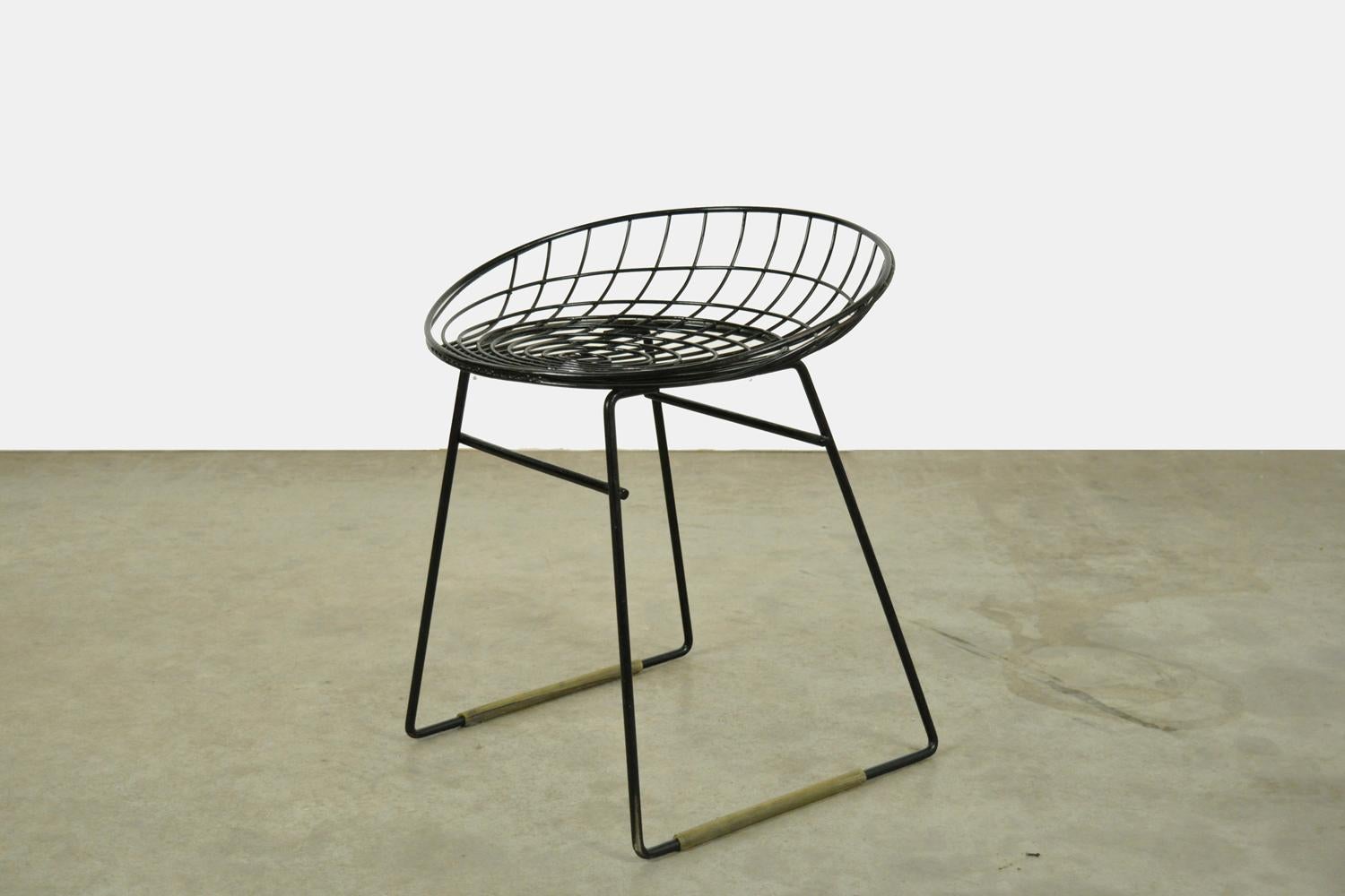 Metal wire stool KM05 by Cees Braakman and Adriaan Dekker for Pastoe ...