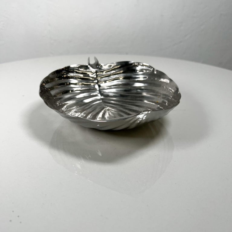 Michael Aram Polished Silver Leaf Decorative Candy Dish For Sale at 1stDibs