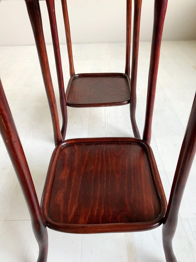 Michael Thonet, Pair of Servant Tables n ° 9136, Wien, 1910 at 1stDibs