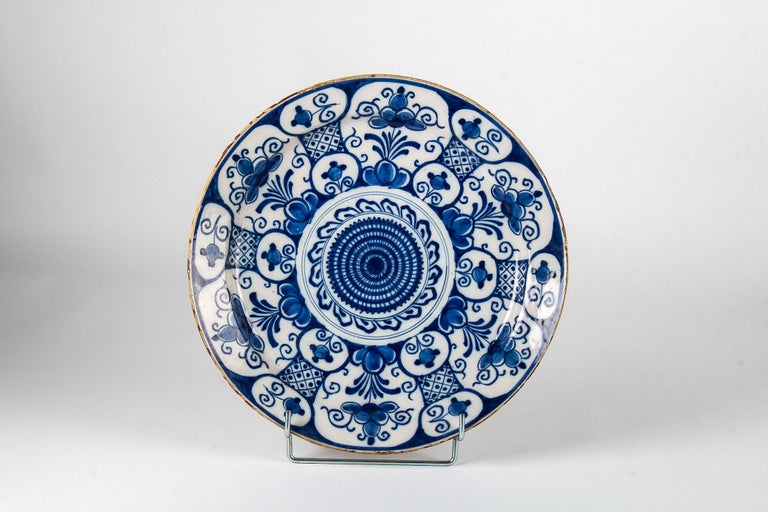 Mid-18th Century, Delft Faience Round Dish, circa 1750 For Sale at 1stDibs