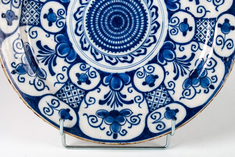 Mid-18th Century, Delft Faience Round Dish, circa 1750 For Sale at 1stDibs