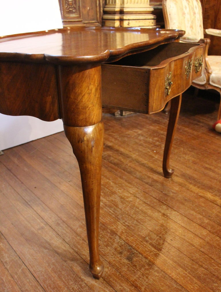 Mid-18th Century Dutch Tea Table For Sale at 1stDibs