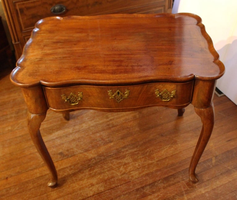 Mid-18th Century Dutch Tea Table For Sale at 1stDibs