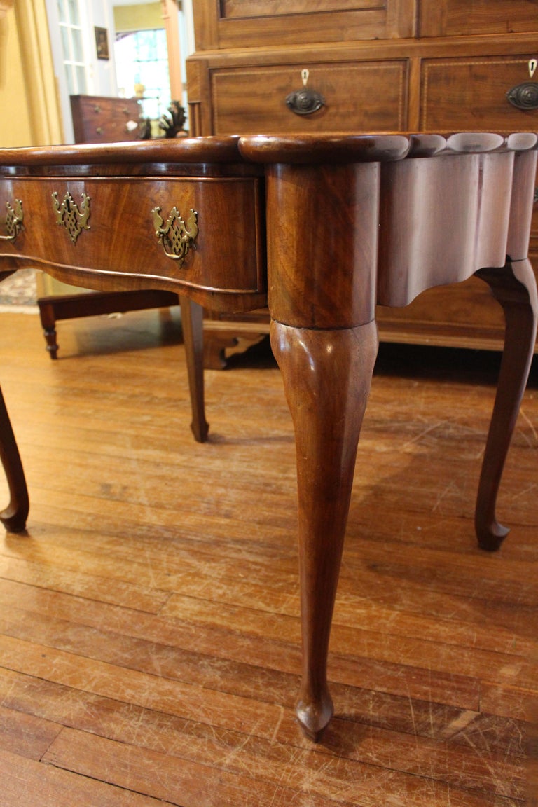 Mid-18th Century Dutch Tea Table For Sale at 1stDibs