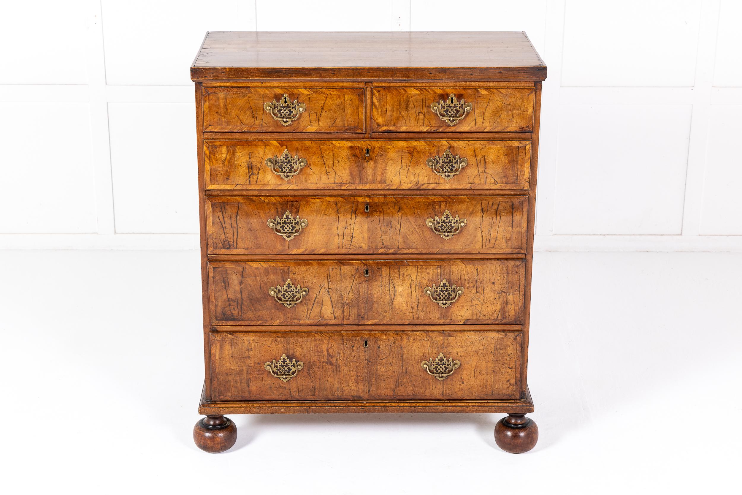Mid 18th Century English Walnut Chest of Drawers For Sale at 1stDibs