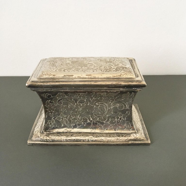 Mid-18th Century German Engraved Sterking Silver Box For Sale at 1stDibs