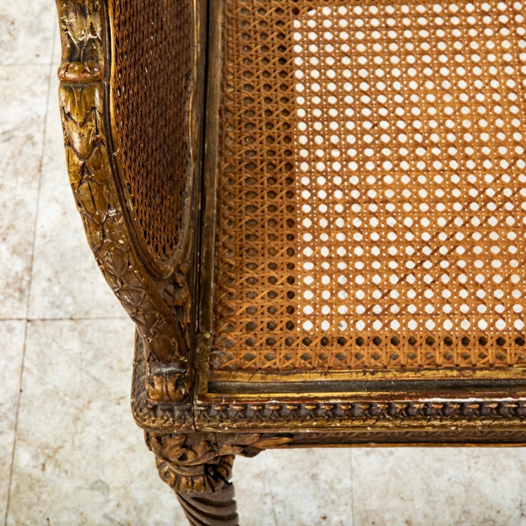 Banc ou tabouret de coiffeuse en bois doré et cannage du milieu du XIXe ...
