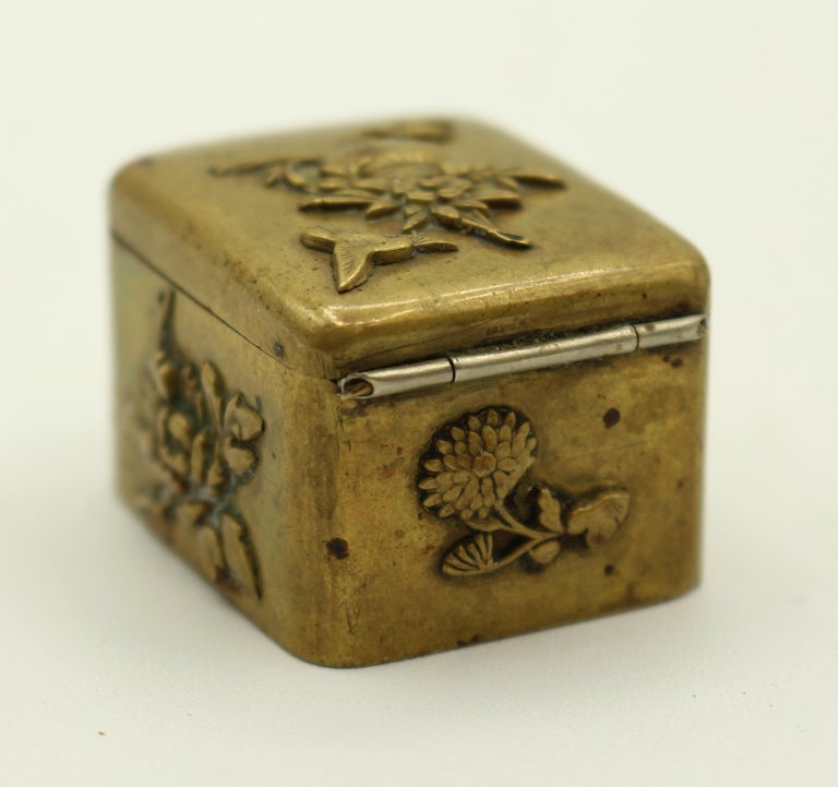 Mid-19th Century Japanese Meiji Period Bronze Stamp Box For Sale at 1stDibs